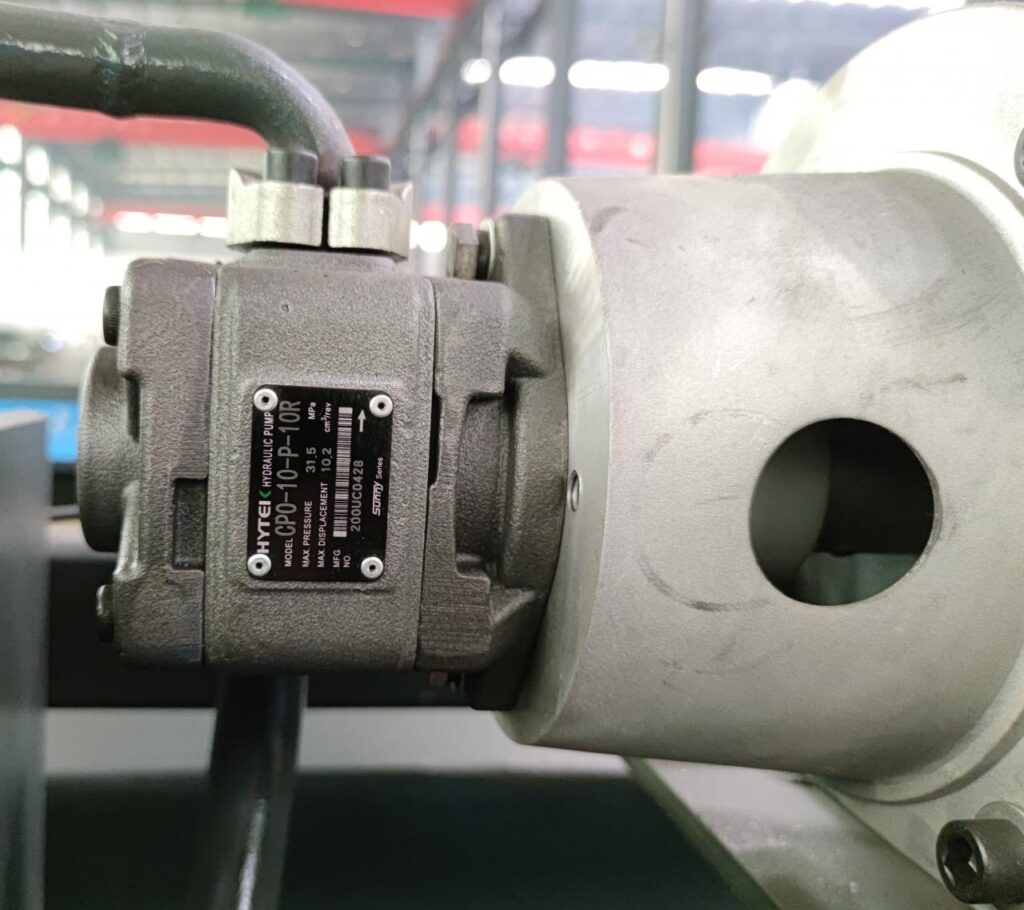 High Quality 3m Press Brake Machine Hydraulic 100 Ton For Sheet Metal ...